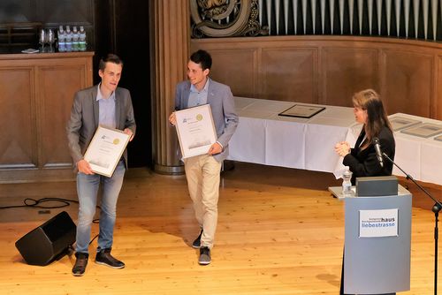 464 Absolventinnen und Absolventen nehmen Bachelordiplom entgegen | ZHAW Zürcher Hochschule für ...