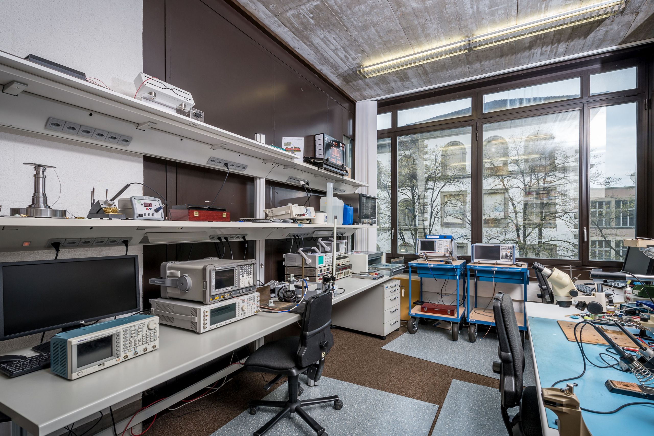Laboratory infrastructure | ZHAW Institute for Signal Processing and ...