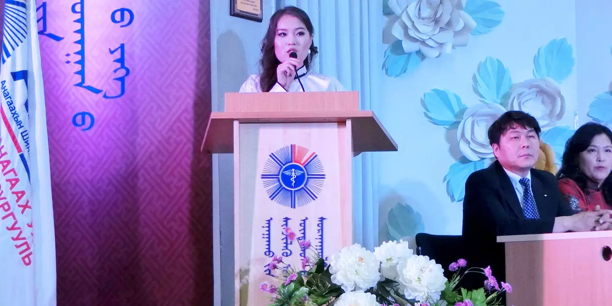 Erste Studierende schlossen mongolischen Bachelor in Ergotherapie ab ...