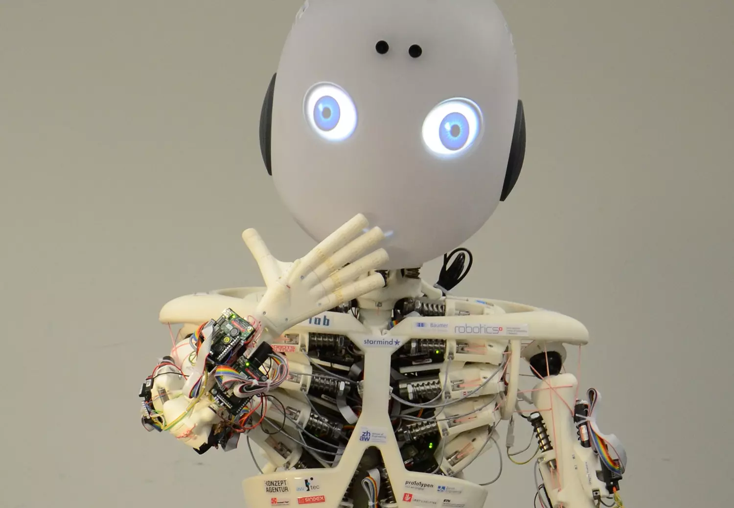 Roboy – wenn Forschung menschlich aussieht | ZHAW Zürcher Hochschule ...