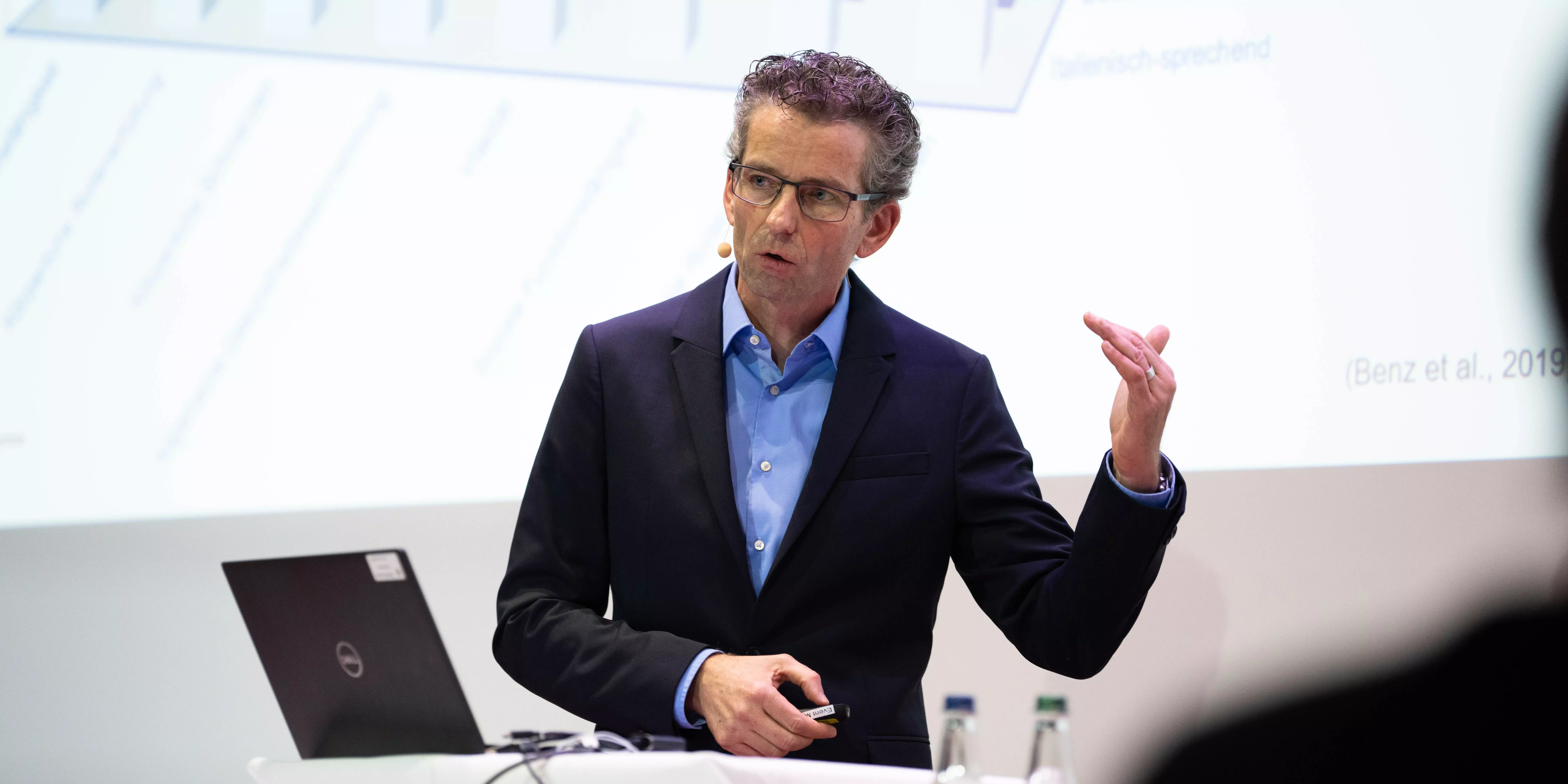 Zwei neue Professor:innen stellen ihre Forschungsschwerpunkte vor ...