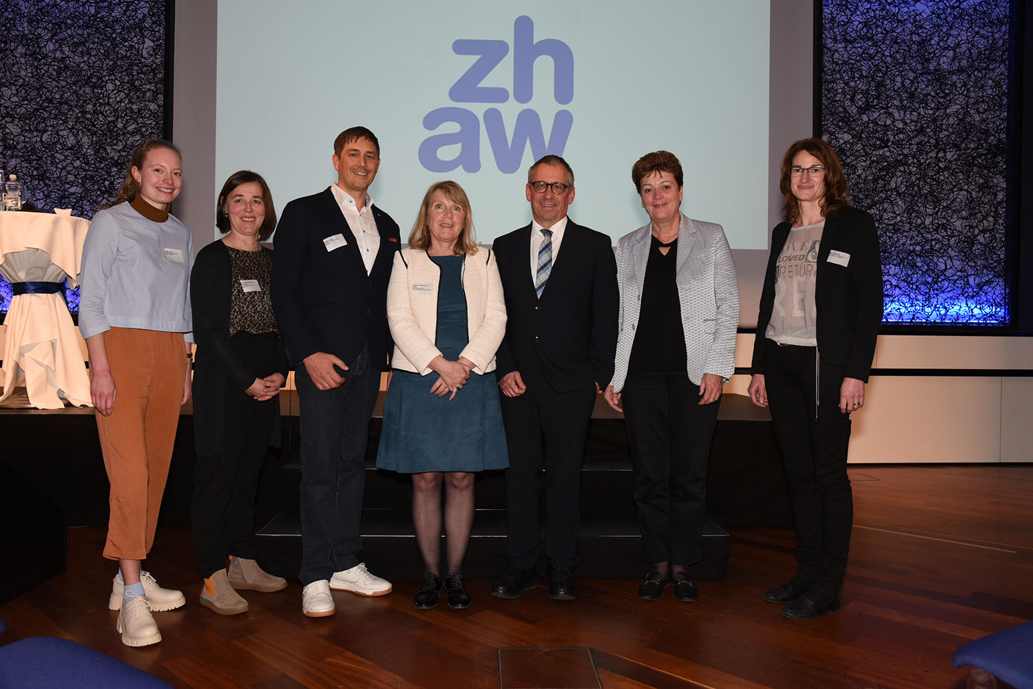 Wissenschaft und Gesellschaft verbinden | ZHAW Zürcher Hochschule für ...